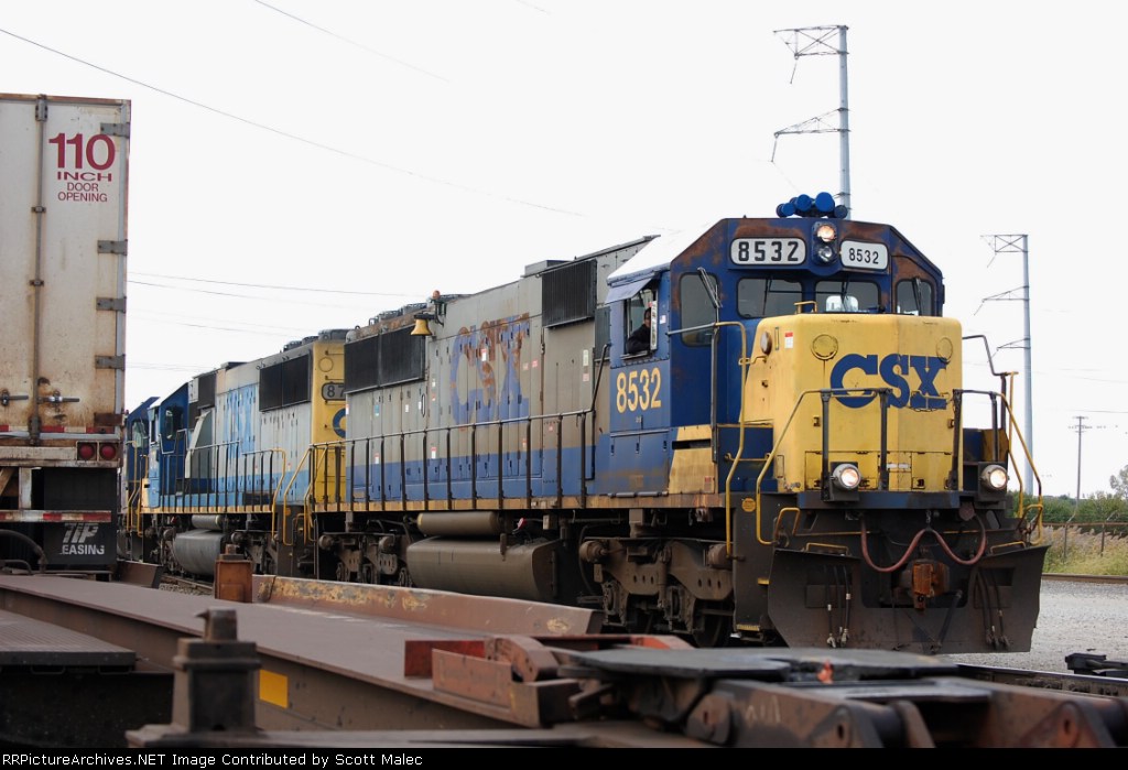 CSX 8532 & 8701